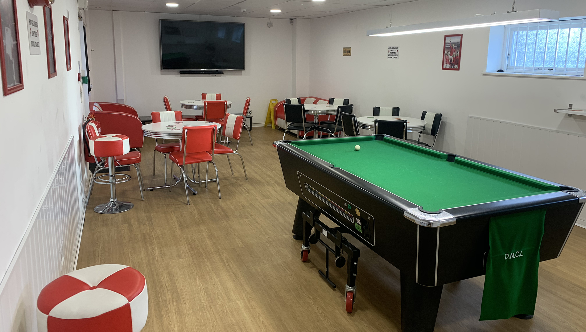 KES Club Kingswood pool table and snooker table